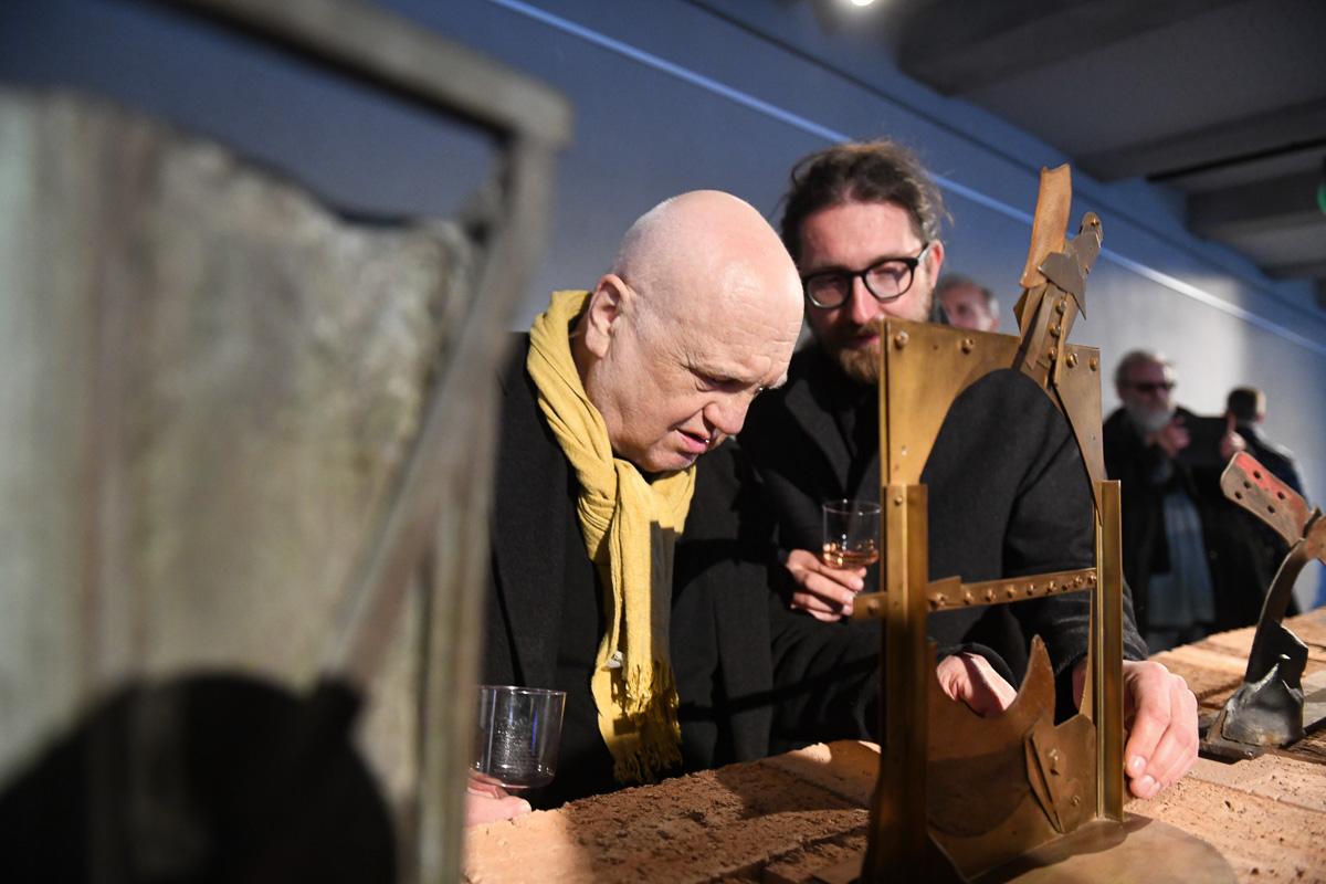 Jan Hendrych: Sochy a mosty